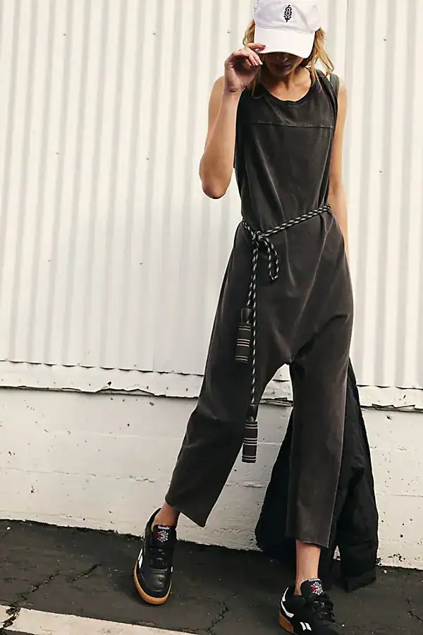 【新品未開封】　トレーナーズオフショット　TRAINERS Off Shot! Free People Hot Shot Twisted Onesie In Washed Black - 43% Off